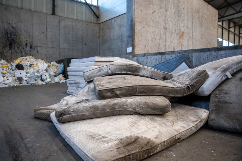 Sperrgut entsorgen: fachgerecht & zuverlässig - Eggenberger